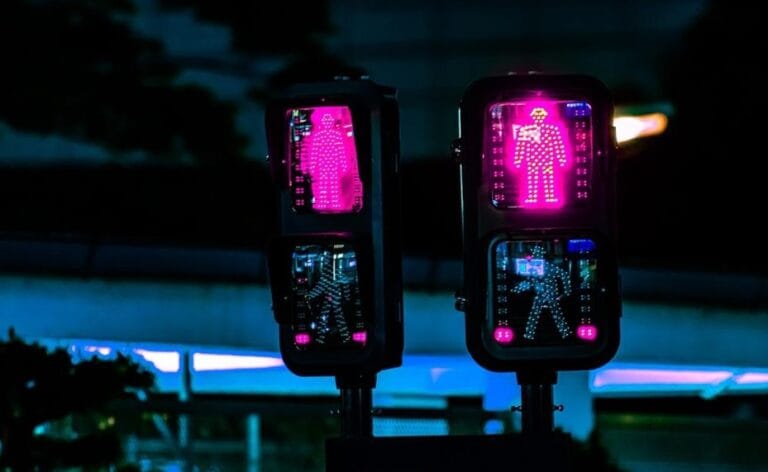 Smart Traffic Lights in the Future Cities